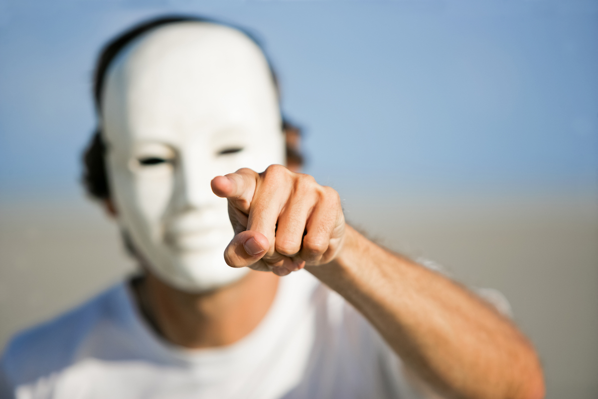 Anonymous man pointing at you - Wiener Online